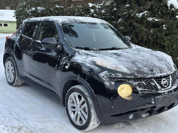 Black Nissan Juke 2011 in Kaunas, with an engine capacity of 1.46 L and mileage of 197 thousand km for 3999 €, photo 1 on AUTOMOTO.COM.LV