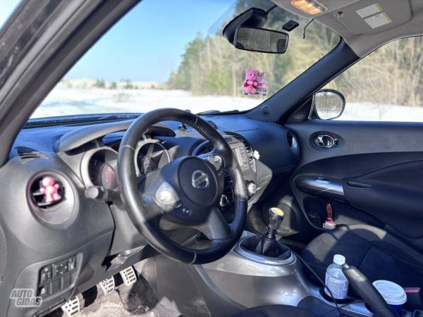 Melns Nissan Juke 2011 Viļņa, ar dzinēja tilpumu 1.60 L un nobraukumu 140 tūkst. km par 6100 €, foto 7 vietnē AUTOMOTO.COM.LV