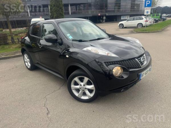 Black Nissan Juke 2011 in Riga, with an engine capacity of 1.50 L and mileage of 0 thousand km for 4699 €, photo 5 on AUTOMOTO.COM.LV