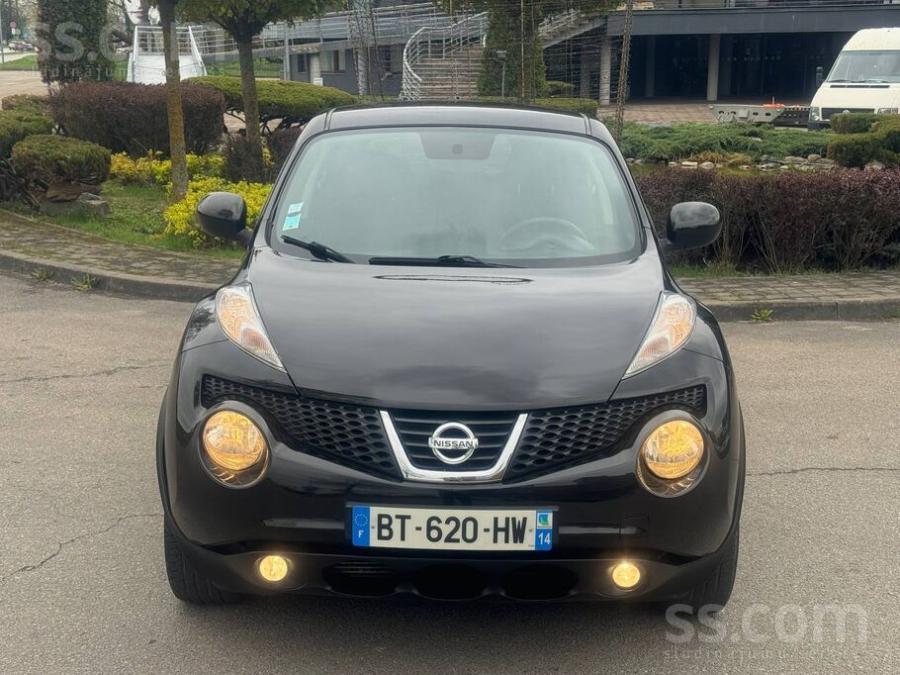 Black Nissan Juke 2011 in Riga, with an engine capacity of 1.50 L and mileage of 0 thousand km for 4700 €, photo 1 on AUTOMOTO.COM.LV
