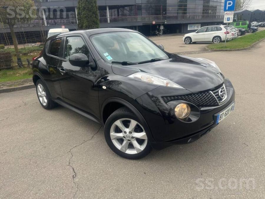 Black Nissan Juke 2011 in Riga, with an engine capacity of 1.50 L and mileage of 0 thousand km for 4700 €, photo 6 on AUTOMOTO.COM.LV