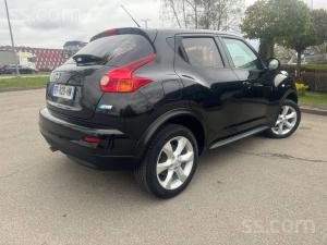 Black Nissan Juke 2011 in Riga, with an engine capacity of 1.50 L and mileage of 0 thousand km for 4700 €, photo 13 on AUTOMOTO.COM.LV