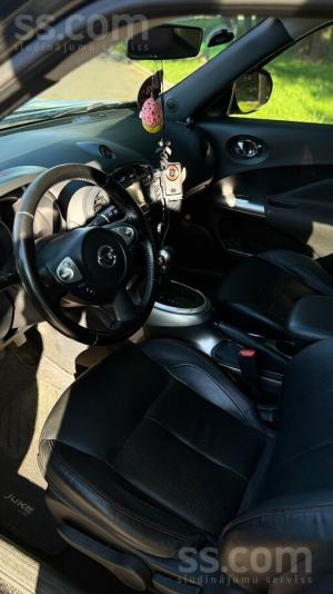 Black Nissan Juke 2011 in Riga, with an engine capacity of 1.60 L and mileage of 179 thousand km for 6200 €, photo 6 on AUTOMOTO.COM.LV