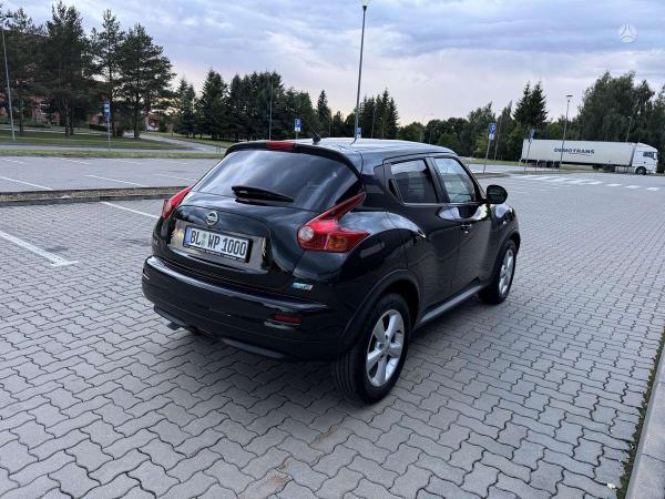 Melns Nissan Juke 2011 Panevēža, ar dzinēja tilpumu 1.46 L un nobraukumu 211 tūkst. km par 5300 €, foto 3 vietnē AUTOMOTO.COM.LV