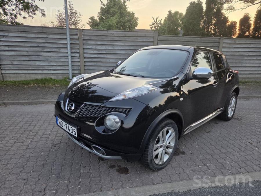 Black Nissan Juke 2011 in Jelgava, with an engine capacity of 1.50 L and mileage of 285 thousand km for 5590 €, photo 1 on AUTOMOTO.COM.LV