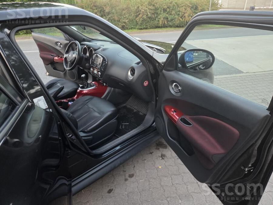Black Nissan Juke 2011 in Jelgava, with an engine capacity of 1.50 L and mileage of 285 thousand km for 5590 €, photo 8 on AUTOMOTO.COM.LV