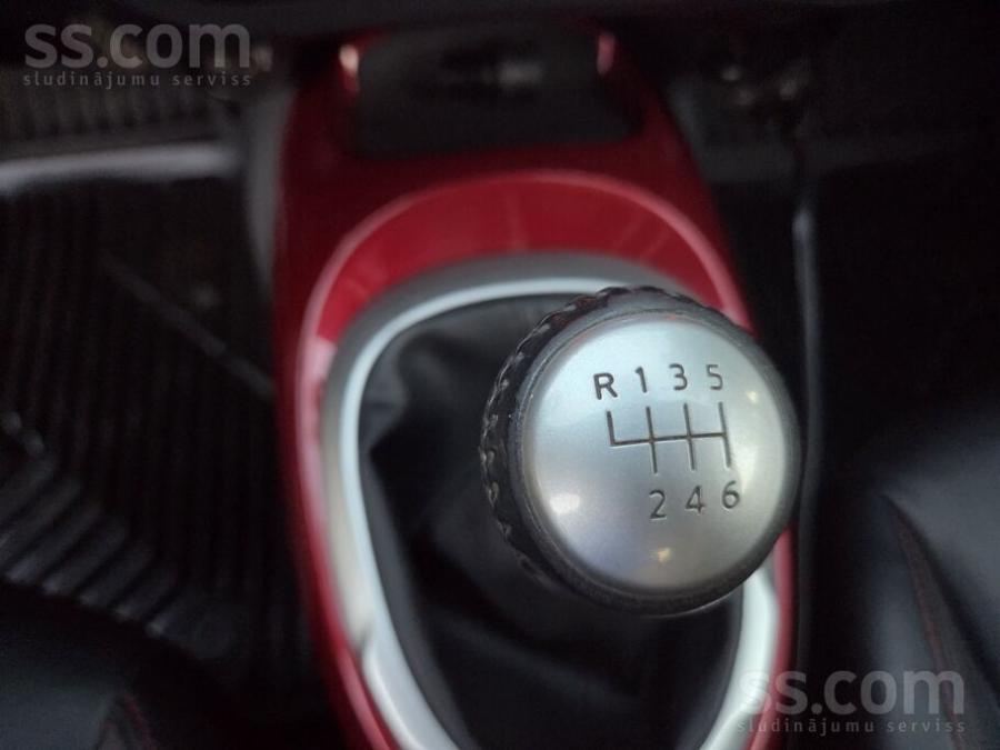 Black Nissan Juke 2011 in Jelgava, with an engine capacity of 1.50 L and mileage of 285 thousand km for 5590 €, photo 19 on AUTOMOTO.COM.LV