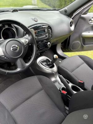 Black Nissan Juke 2011 in Vilnius, with an engine capacity of 1.60 L and mileage of 113 thousand km for 4990 €, photo 5 on AUTOMOTO.COM.LV