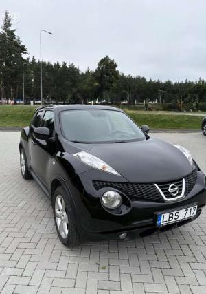 Black Nissan Juke 2011 in Vilnius, with an engine capacity of 1.60 L and mileage of 113 thousand km for 4990 €, photo 8 on AUTOMOTO.COM.LV