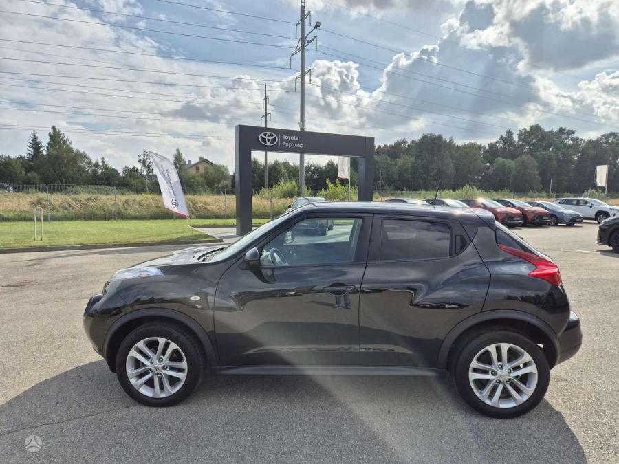 Black Nissan Juke 2011 in Panevezys, with an engine capacity of 1.60 L and mileage of 174 thousand km for 5650 €, photo 8 on AUTOMOTO.COM.LV
