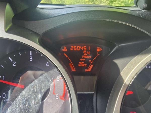 Black Nissan Juke 2011 in Panevezys, with an engine capacity of 1.46 L and mileage of 261 thousand km for 4200 €, photo 10 on AUTOMOTO.COM.LV