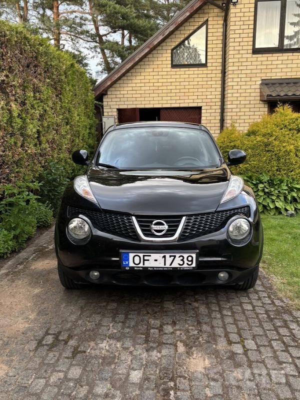 Nissan Juke 2011 in Riga on AUTOMOTO.COM.LV Black Nissan Juke 2011 in Riga, with an engine capacity of 1.50 L and mileage of 122 thousand km for 5399 ā¬, photo 3 on AUTOMOTO.COM.LV