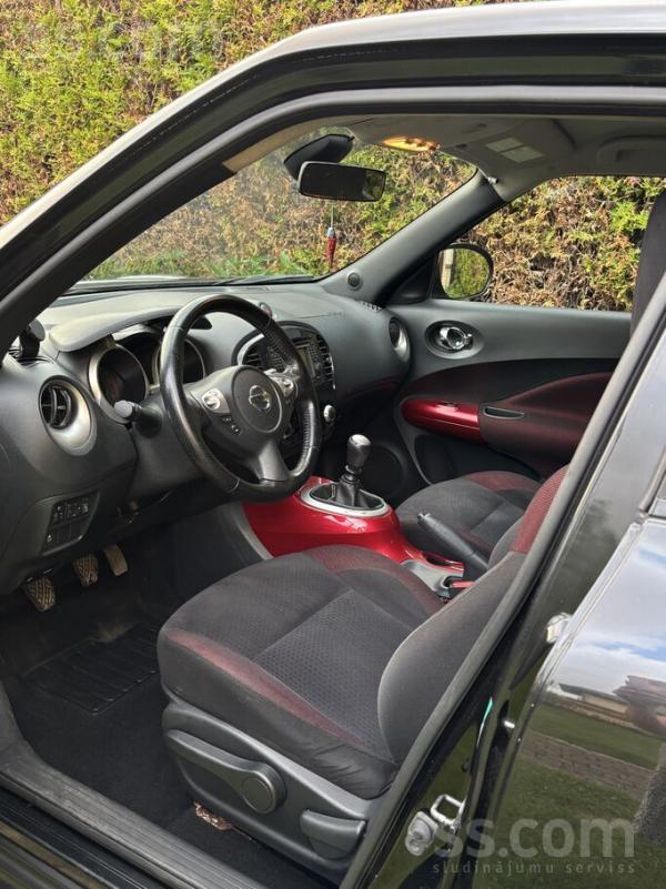 Nissan Juke 2011 in Riga on AUTOMOTO.COM.LV Black Nissan Juke 2011 in Riga, with an engine capacity of 1.50 L and mileage of 122 thousand km for 5399 ā¬, photo 6 on AUTOMOTO.COM.LV