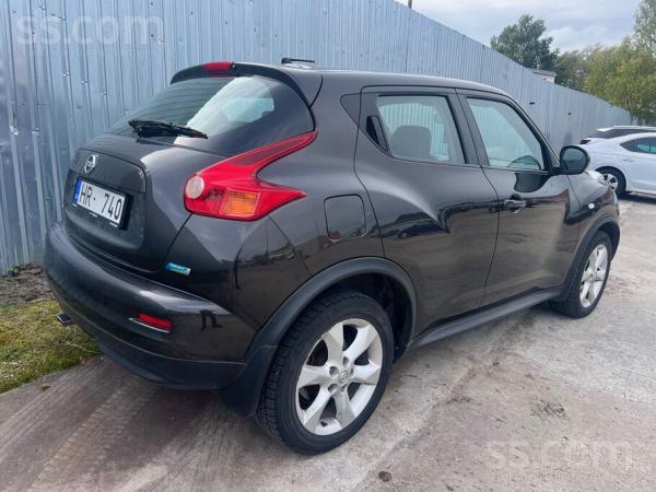 Melns Nissan Juke 2011 Rīga, ar dzinēja tilpumu 1.60 L un nobraukumu 302 tūkst. km par 2300 €, foto 3 vietnē AUTOMOTO.COM.LV