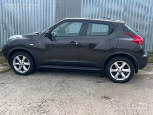 Black Nissan Juke 2011 in Riga, with an engine capacity of 1.60 L and mileage of 302 thousand km for 2300 €, photo 6 on AUTOMOTO.COM.LV