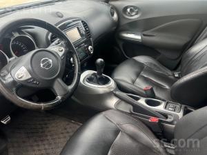 Black Nissan Juke 2011 in Riga, with an engine capacity of 1.60 L and mileage of 302 thousand km for 2300 €, photo 10 on AUTOMOTO.COM.LV