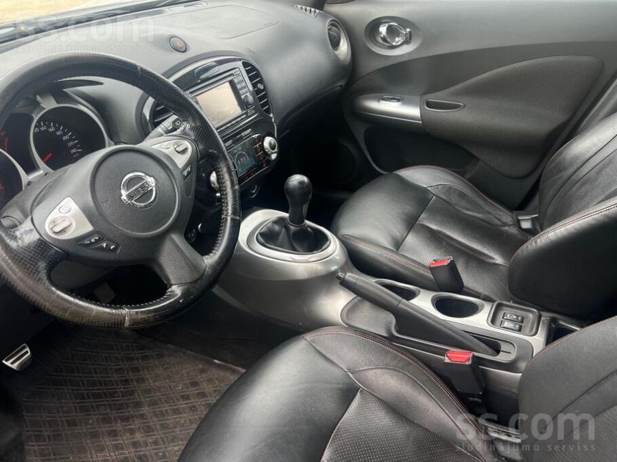 Black Nissan Juke 2011 in Riga, with an engine capacity of 1.60 L and mileage of 302 thousand km for 2300 €, photo 10 on AUTOMOTO.COM.LV