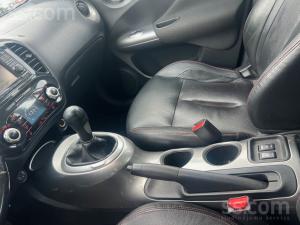 Black Nissan Juke 2011 in Riga, with an engine capacity of 1.60 L and mileage of 302 thousand km for 2300 €, photo 11 on AUTOMOTO.COM.LV