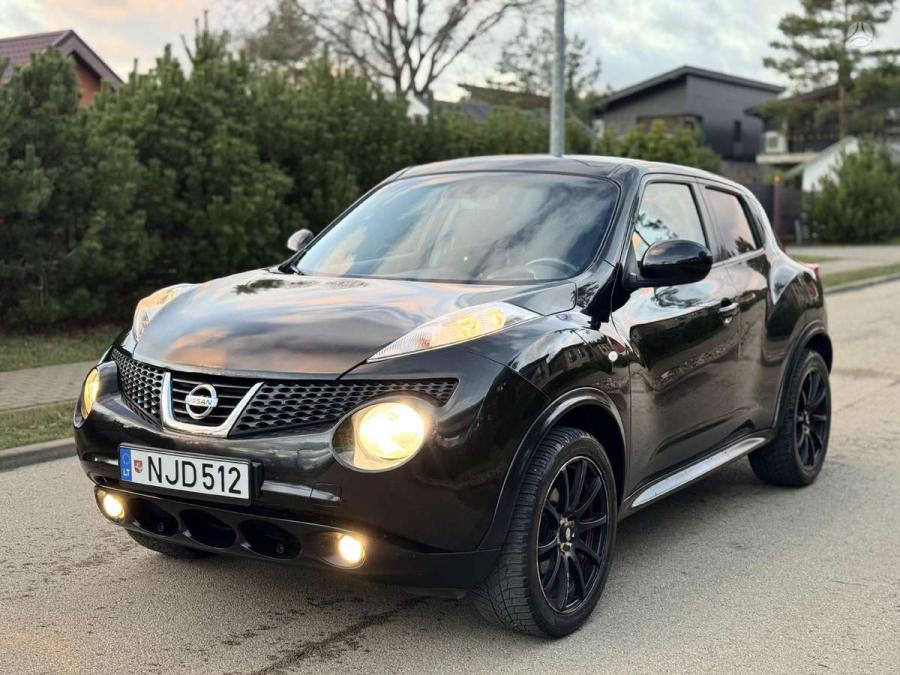 Black Nissan Juke 2012 in Klaipeda, with an engine capacity of 1.62 L and mileage of 136 thousand km for 3650 €, photo 1 on AUTOMOTO.COM.LV