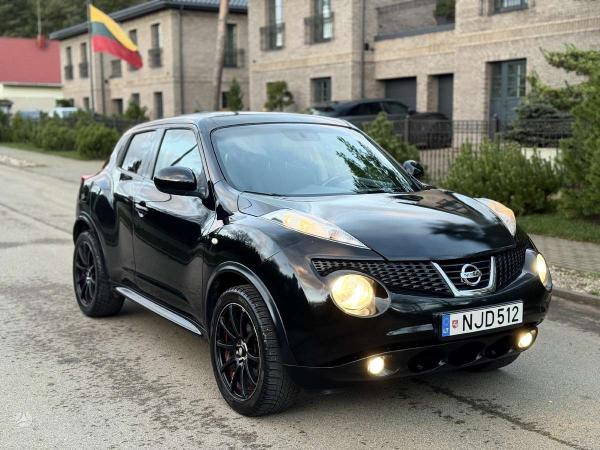 Black Nissan Juke 2012 in Klaipeda, with an engine capacity of 1.62 L and mileage of 136 thousand km for 3650 €, photo 3 on AUTOMOTO.COM.LV