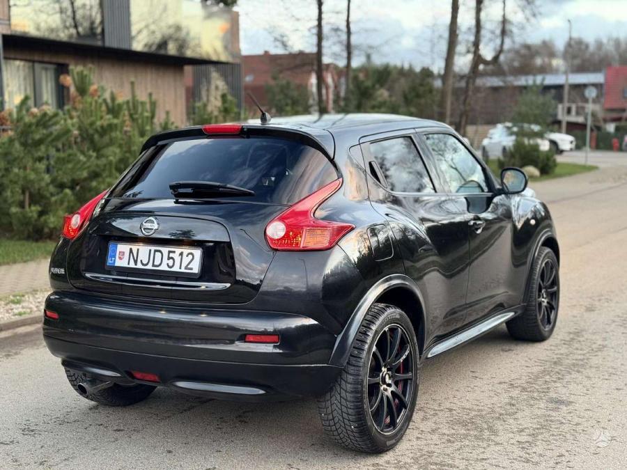 Black Nissan Juke 2012 in Klaipeda, with an engine capacity of 1.62 L and mileage of 136 thousand km for 3650 €, photo 4 on AUTOMOTO.COM.LV