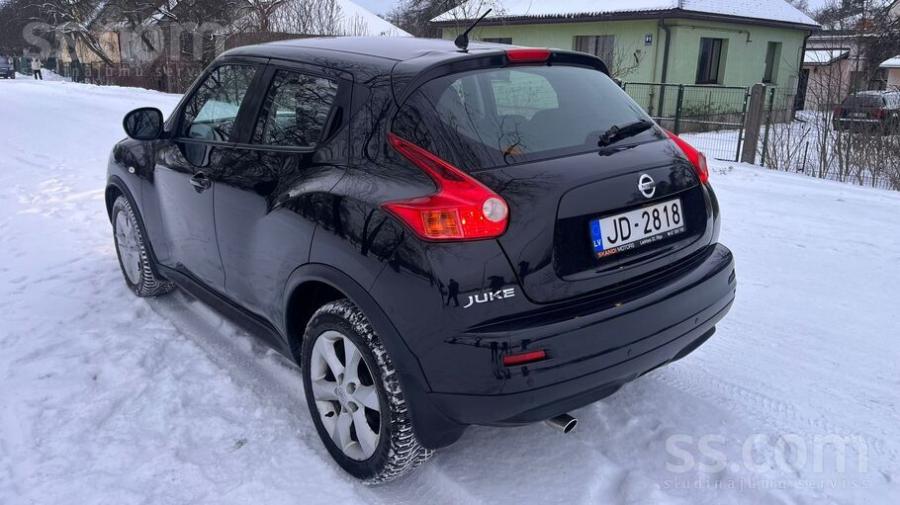Melns Nissan Juke 2012 Rīga, ar dzinēja tilpumu 1.60 L un nobraukumu 148 tūkst. km par 6500 €, foto 4 vietnē AUTOMOTO.COM.LV