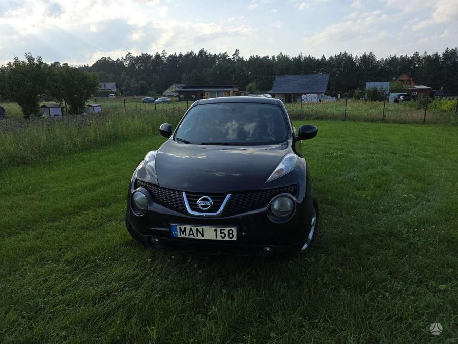 Melns Nissan Juke 2012 Varėna, ar dzinēja tilpumu 1.60 L un nobraukumu 143 tūkst. km par 4300 €, foto 5 vietnē AUTOMOTO.COM.LV