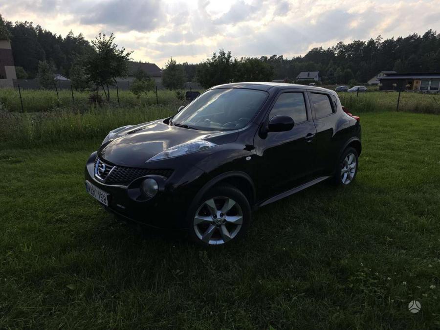 Melns Nissan Juke 2012 Varėna, ar dzinēja tilpumu 1.60 L un nobraukumu 143 tūkst. km par 4300 €, foto 7 vietnē AUTOMOTO.COM.LV