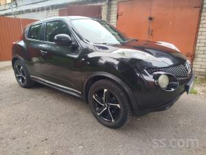 Melns Nissan Juke 2012 Rīga, ar dzinēja tilpumu 1.50 L un nobraukumu 320 tūkst. km par 5250 €, foto 3 vietnē AUTOMOTO.COM.LV