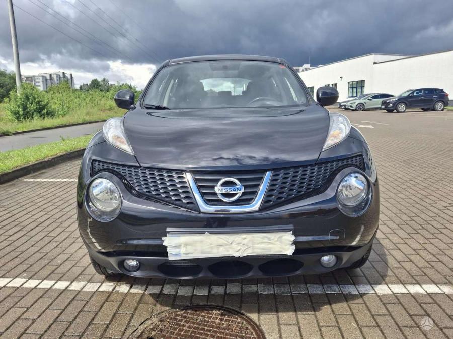 Melns Nissan Juke 2012 Viļņa, ar dzinēja tilpumu 1.46 L un nobraukumu 301 tūkst. km par 3800 €, foto 3 vietnē AUTOMOTO.COM.LV