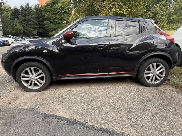Melns Nissan Juke 2012 Viļņa, ar dzinēja tilpumu 1.60 L un nobraukumu 145 tūkst. km par 3000 €, foto 3 vietnē AUTOMOTO.COM.LV