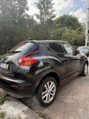 Black Nissan Juke 2012 in Vilnius, with an engine capacity of 1.60 L and mileage of 145 thousand km for 3000 €, photo 5 on AUTOMOTO.COM.LV