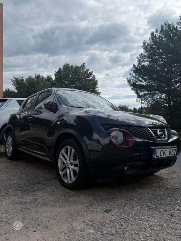 Melns Nissan Juke 2012 Viļņa, ar dzinēja tilpumu 1.60 L un nobraukumu 145 tūkst. km par 3000 €, foto 7 vietnē AUTOMOTO.COM.LV