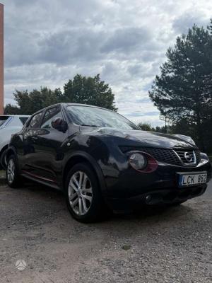 Black Nissan Juke 2012 in Vilnius, with an engine capacity of 1.60 L and mileage of 145 thousand km for 3000 €, photo 7 on AUTOMOTO.COM.LV