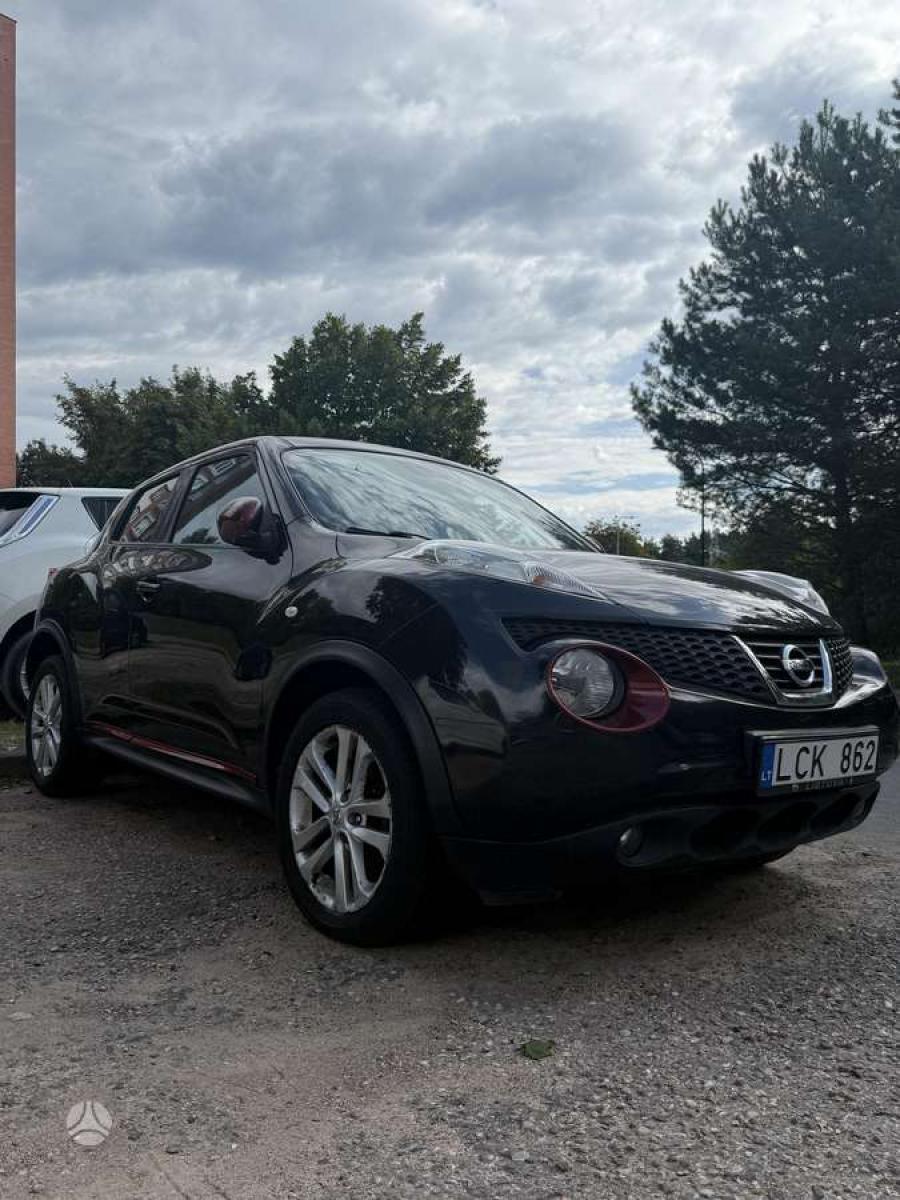 Black Nissan Juke 2012 in Vilnius, with an engine capacity of 1.60 L and mileage of 145 thousand km for 3000 €, photo 7 on AUTOMOTO.COM.LV
