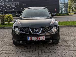 Black Nissan Juke 2012 in Jelgava, with an engine capacity of 1.60 L and mileage of 76 thousand km for 6995 €, photo 3 on AUTOMOTO.COM.LV