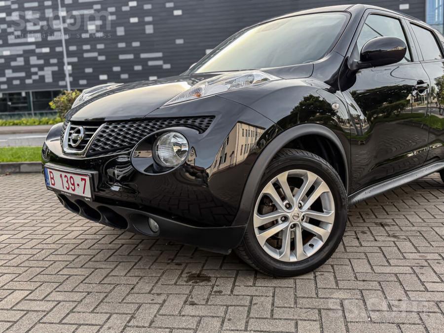 Black Nissan Juke 2012 in Jelgava, with an engine capacity of 1.60 L and mileage of 76 thousand km for 6995 €, photo 5 on AUTOMOTO.COM.LV