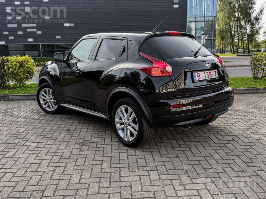 Black Nissan Juke 2012 in Jelgava, with an engine capacity of 1.60 L and mileage of 76 thousand km for 6995 €, photo 7 on AUTOMOTO.COM.LV