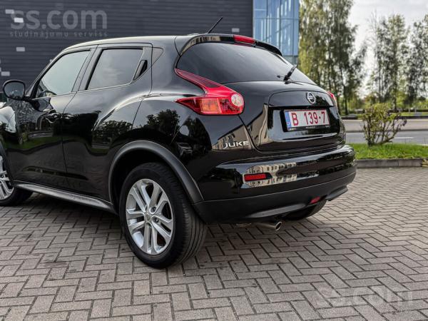 Black Nissan Juke 2012 in Jelgava, with an engine capacity of 1.60 L and mileage of 76 thousand km for 6995 €, photo 8 on AUTOMOTO.COM.LV