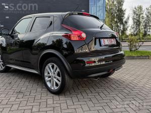 Black Nissan Juke 2012 in Jelgava, with an engine capacity of 1.60 L and mileage of 76 thousand km for 6995 €, photo 8 on AUTOMOTO.COM.LV