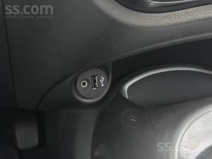 Black Nissan Juke 2012 in Jelgava, with an engine capacity of 1.60 L and mileage of 76 thousand km for 6995 €, photo 20 on AUTOMOTO.COM.LV