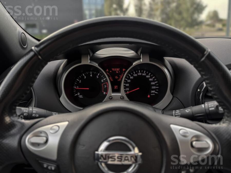 Black Nissan Juke 2012 in Jelgava, with an engine capacity of 1.60 L and mileage of 76 thousand km for 6995 €, photo 21 on AUTOMOTO.COM.LV