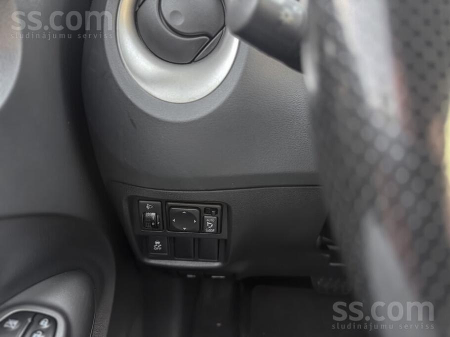 Black Nissan Juke 2012 in Jelgava, with an engine capacity of 1.60 L and mileage of 76 thousand km for 6995 €, photo 22 on AUTOMOTO.COM.LV
