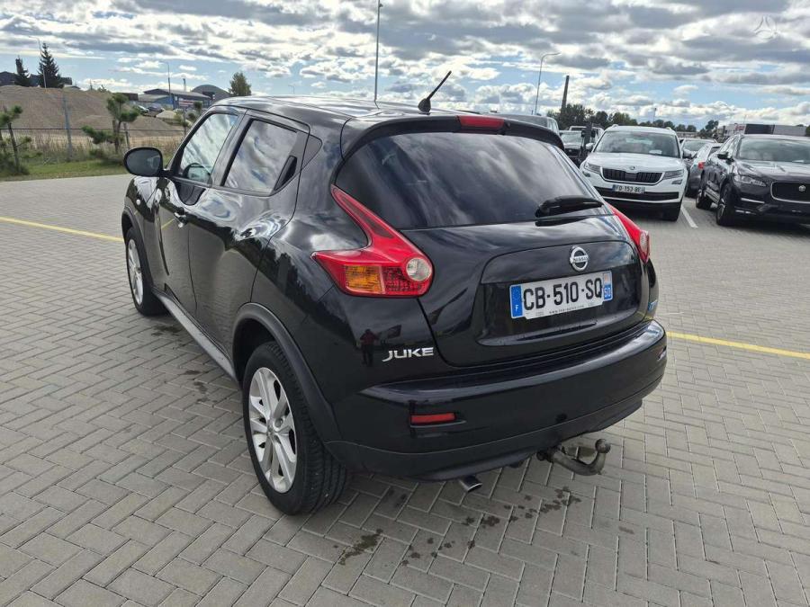 Black Nissan Juke 2012 in Taurage, with an engine capacity of 1.46 L and mileage of 313 thousand km for 3500 €, photo 8 on AUTOMOTO.COM.LV