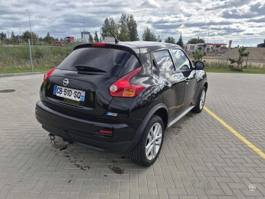 Black Nissan Juke 2012 in Taurage, with an engine capacity of 1.46 L and mileage of 313 thousand km for 3500 €, photo 9 on AUTOMOTO.COM.LV
