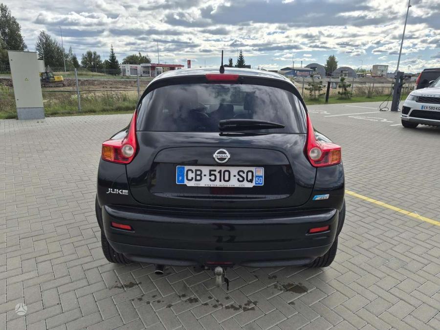 Black Nissan Juke 2012 in Taurage, with an engine capacity of 1.46 L and mileage of 313 thousand km for 3500 €, photo 10 on AUTOMOTO.COM.LV