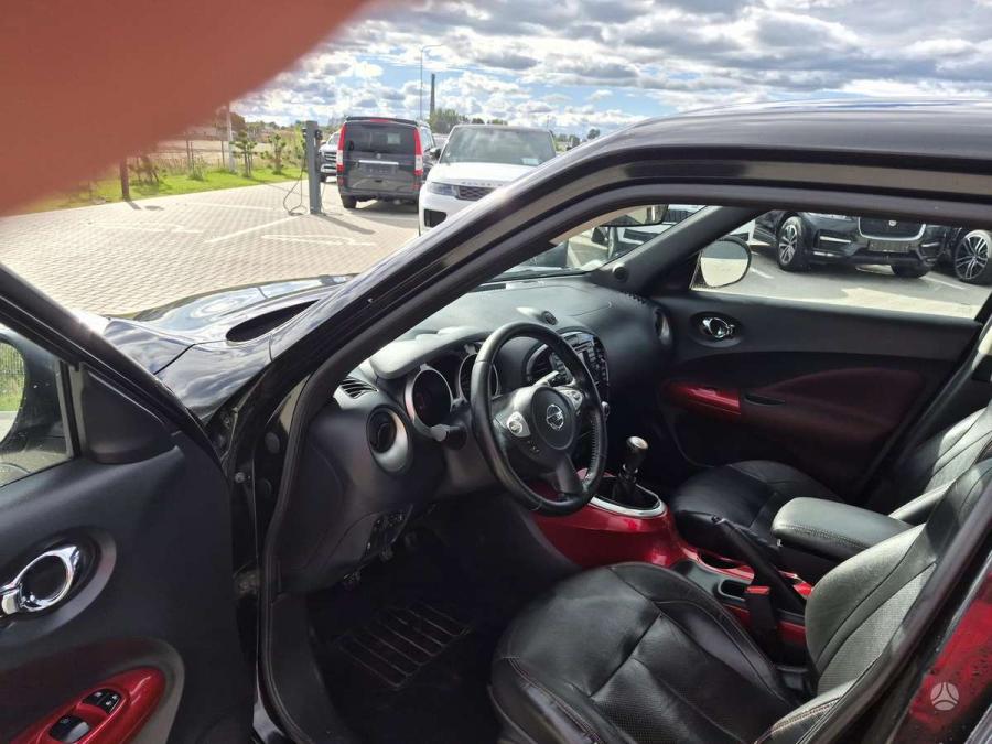 Black Nissan Juke 2012 in Taurage, with an engine capacity of 1.46 L and mileage of 313 thousand km for 3500 €, photo 19 on AUTOMOTO.COM.LV