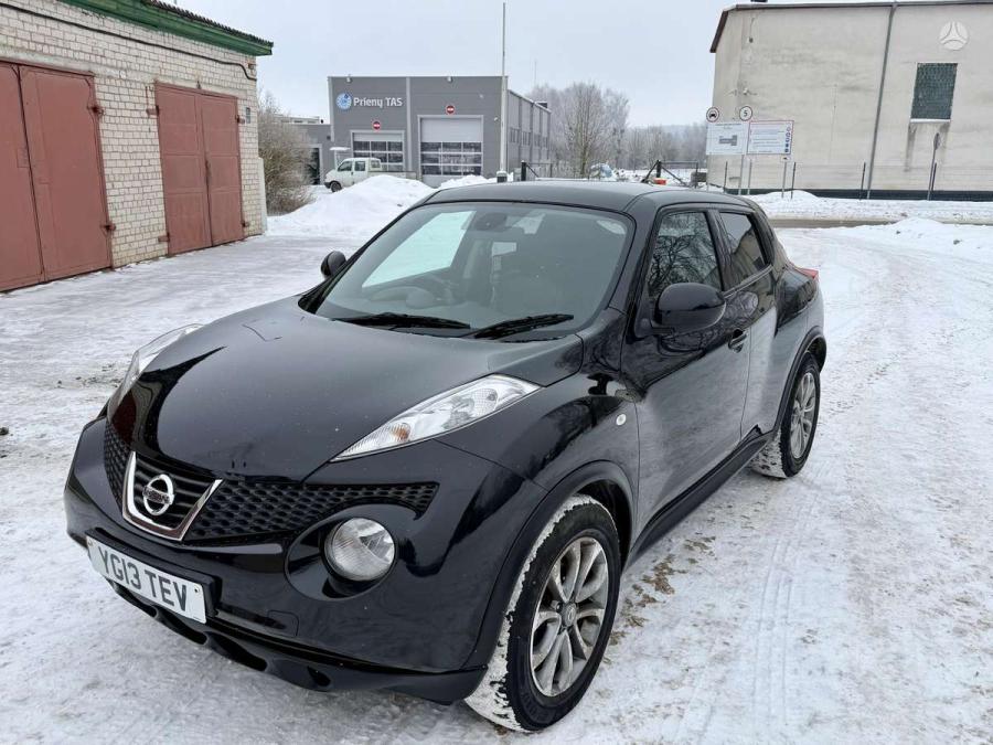 Black Nissan Juke 2013 in Prienai, with an engine capacity of 1.60 L and mileage of 131 thousand km for 1999 €, photo 3 on AUTOMOTO.COM.LV