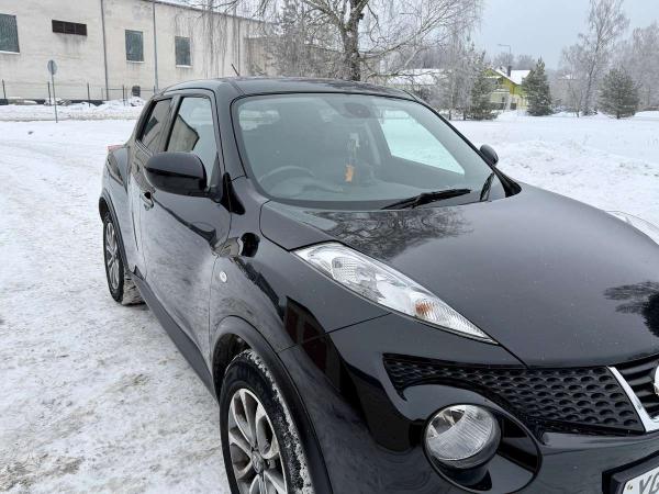 Black Nissan Juke 2013 in Prienai, with an engine capacity of 1.60 L and mileage of 131 thousand km for 1999 €, photo 8 on AUTOMOTO.COM.LV