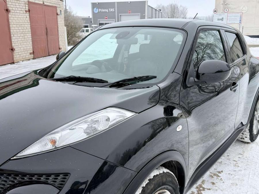 Black Nissan Juke 2013 in Prienai, with an engine capacity of 1.60 L and mileage of 131 thousand km for 1999 €, photo 11 on AUTOMOTO.COM.LV